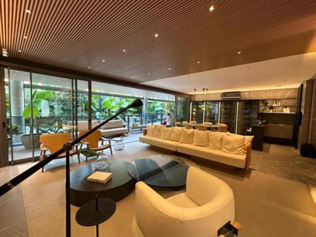 Apartamento à venda em Porto Alegre, Petrópolis, com 3 quartos, 231m²