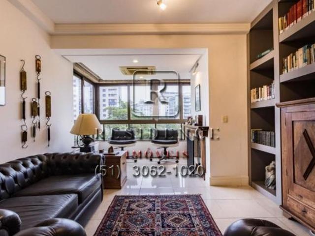 Apartamento à venda em Porto Alegre RS, bairro Rio Branco: 2 quartos, 1 suíte, 2 salas, 2 banheiros