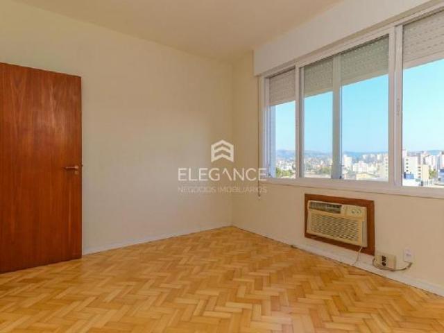 Apartamento à venda em Porto Alegre RS, bairro Rio Branco: 2 quartos, 2 banheiros, 1 vaga garagem, 7