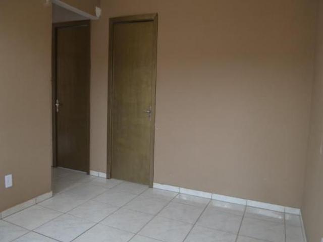 Apartamento à venda em Porto Alegre RS, bairro Rubem Berta: 2 quartos, 1 sala, 1 banheiro, 1 vaga de
