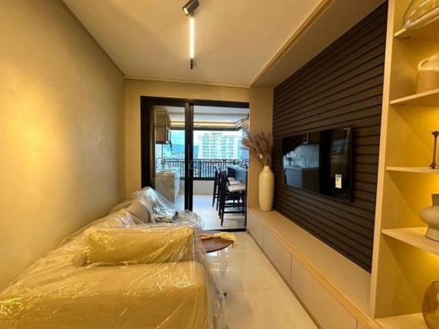 Apartamento à venda em Praia Grande com 02 quartos, 01 Suíte, 01 Vaga e lazer