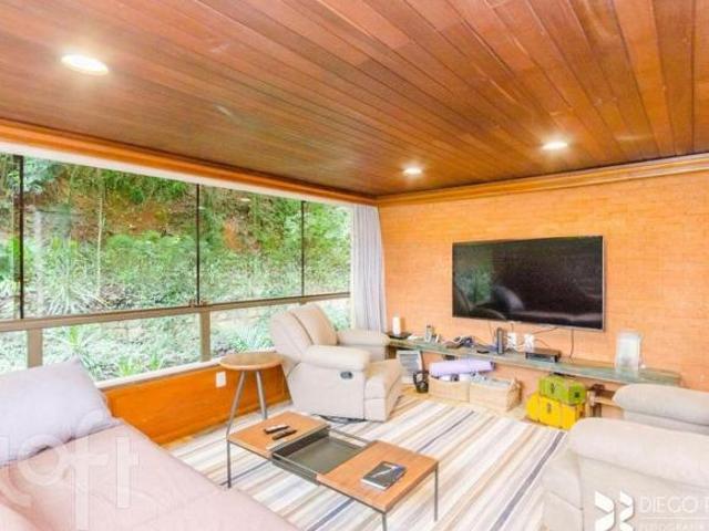 Apartamento à venda em Rio Branco com 173 m², 3 quartos, 1 suíte, 2 vagas