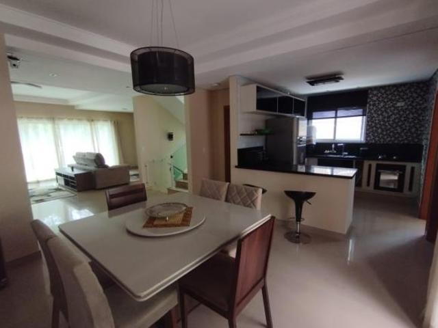 Apartamento à venda em Rio Cotia com 249 m², 3 quartos, 4 vagas