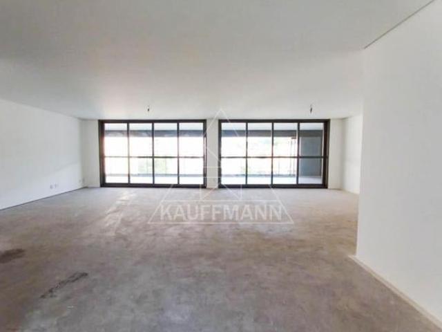 Apartamento à Venda em Sumaré 4 Dormitórios 4 Suítes, 4 Vagas, 277,00m² A.U
