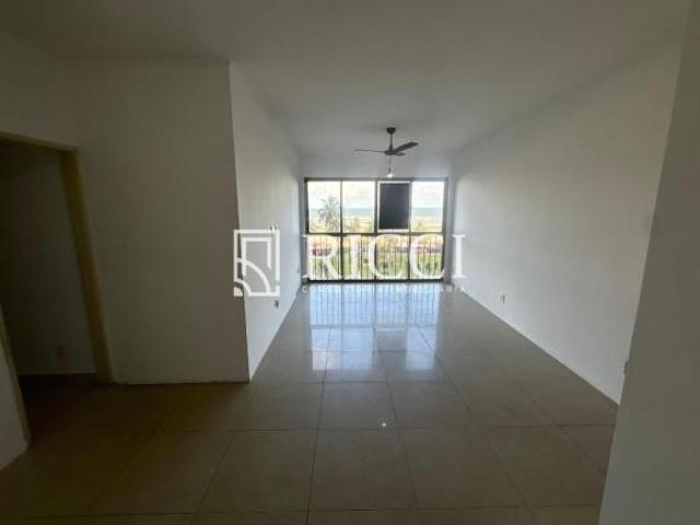 Apartamento à venda em São Vicente SP: 2 quartos, 1 suíte, sala, 3 banheiros, 1 vaga de garagem e 10