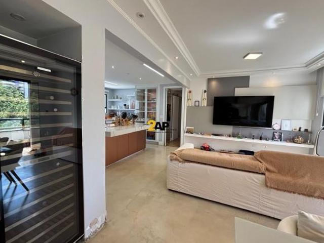 Apartamento à venda em São Paulo Vila Andrade: 3 quartos, 1 suíte, 4 banheiros, 2 vagas 103 m²