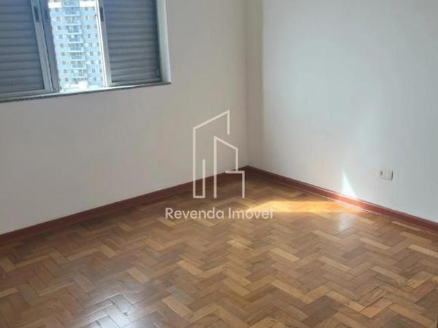 Apartamento à Venda em São Paulo Oportunidade Única! 2 Quartos, 1 Banheiro, 1