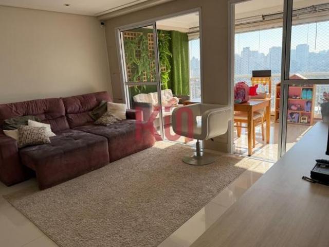 Apartamento à venda em São Paulo SP, Vila Gumercindo! 2 quartos, 1 suíte, 2 banheiros, 2 vagas, 82m²