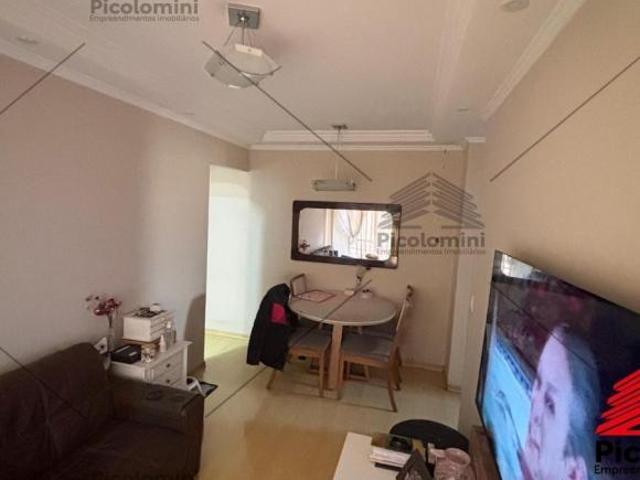 Apartamento à venda em São Paulo SP, Mooca: 2 quartos, 1 sala, 1 banheiro e 1 vaga de garagem ao lad