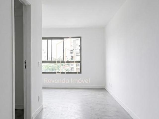 Apartamento à venda em São Paulo SP no Campo Belo: 1 quarto, 1 banheiro, 1 vaga de garagem!