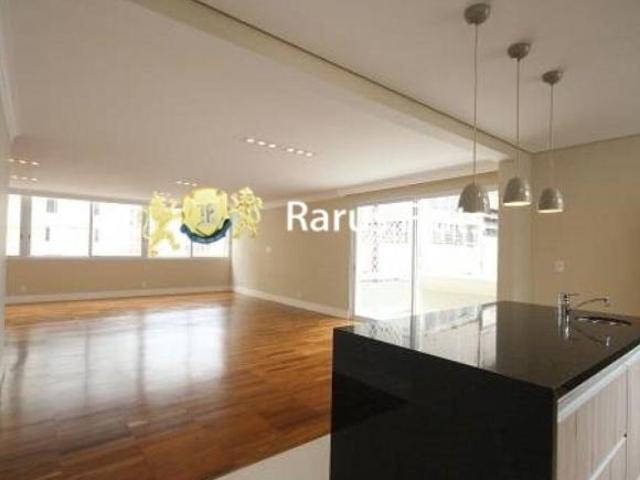 Apartamento à venda em Santa Cecília | 3 Dormitórios | 210m² | 2 Vagas