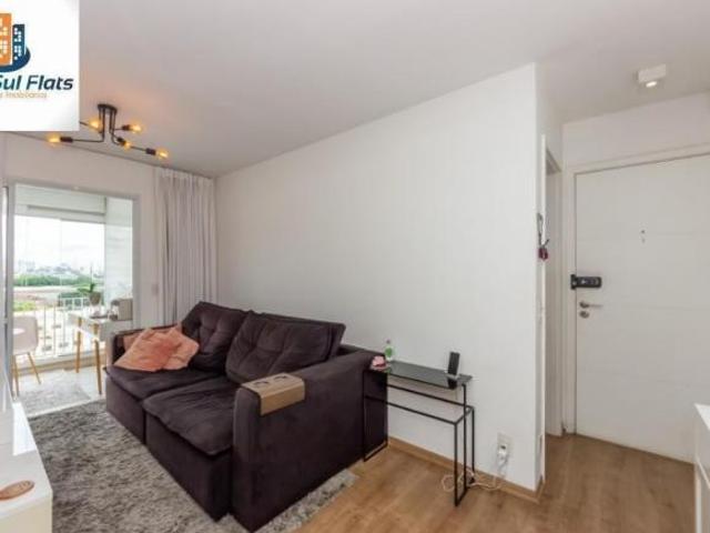 Apartamento à Venda em Santo Amaro Com 2 Dormitórios Sendo 1 Suíte e 1 Vaga Varanda