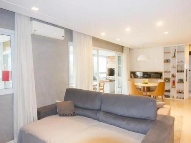 Apartamento à venda em Santo Amaro com 3 suites, 2 vagas, 138m²