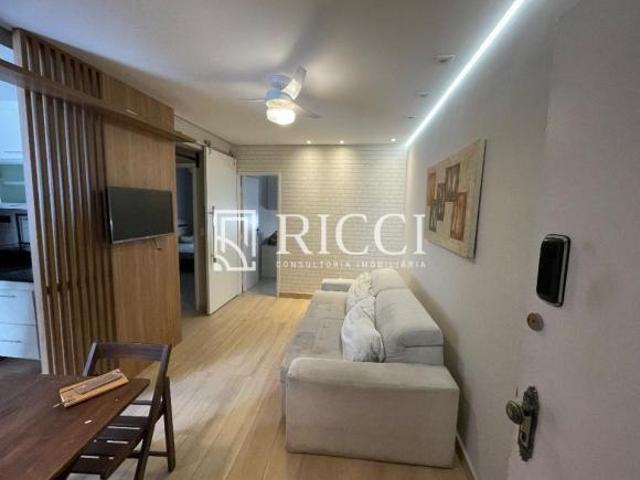 Apartamento à venda em Santos SP: 2 quartos, 2 salas, 1 banheiro, 1 vaga, 52,31m² na Pompéia. Imperd