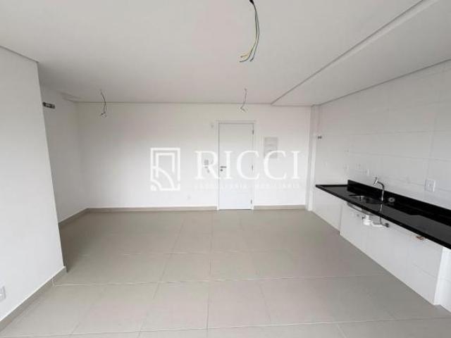 Apartamento à venda em Santos SP, bairro Campo Grande: 1 quarto, 1 suíte, 2 salas, 1 vaga de garagem