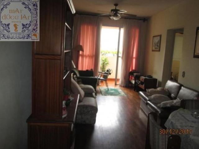 Apartamento à venda em Santos SP, Bairro Boqueirão: frente, 2 quartos, sala com sacada, 2 banheiros