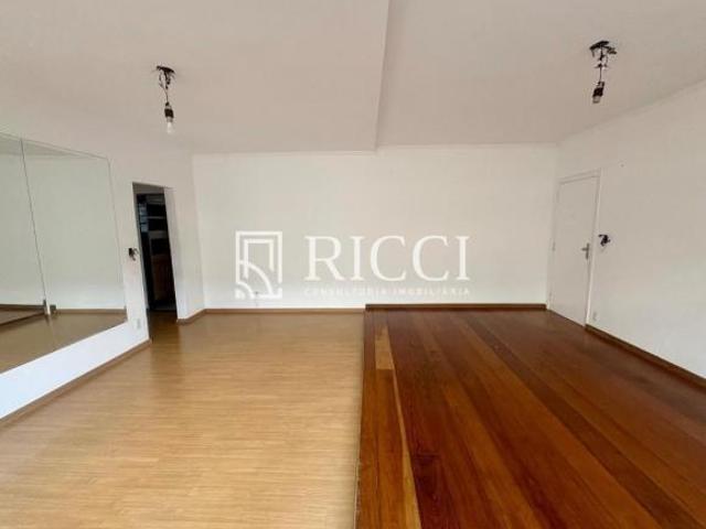 Apartamento à venda em Santos SP no Gonzaga: 3 quartos, 1 suíte, 2 salas, 3 banheiros, 2 vagas, 128m