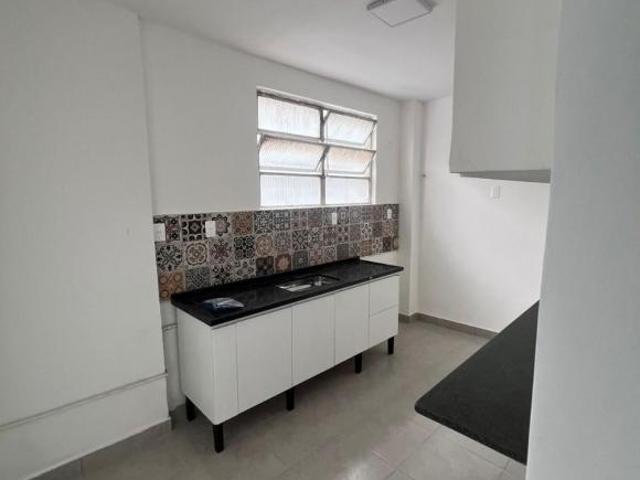 Apartamento à venda em Santos SP, no José Menino, com 2 quartos, 1 suíte, 2 banheiros, 1 vaga na gar