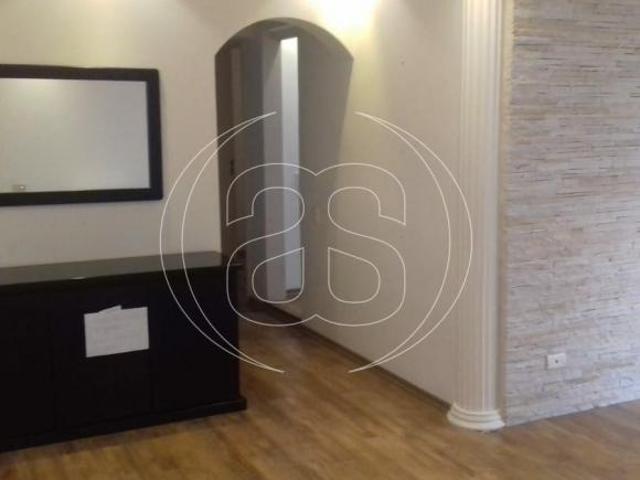 Apartamento á venda em Saúde com 2 vagas de garagem