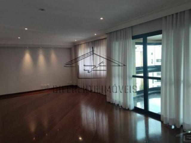 Apartamento à venda em Tatuapé 198m2, 4 quartos, 3 suítes, 5 vagas