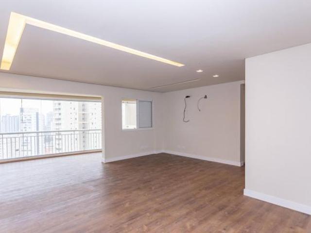 Apartamento à venda em Tatuapé com 122 m², 3 quartos, 2 vagas