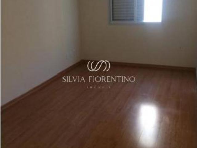 Apartamento à venda em Taubaté SP, bairro Registro. 2 quartos, 1 suíte, 1 sala, 2 banheiros, 1 vaga