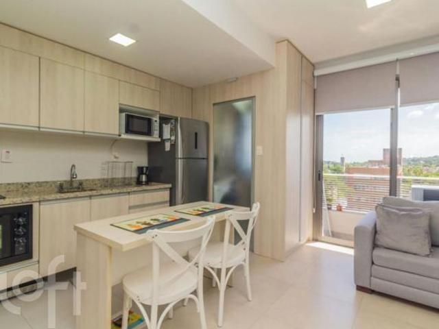 Apartamento à venda em Tristeza com 37 m², 1 quarto, 1 vaga