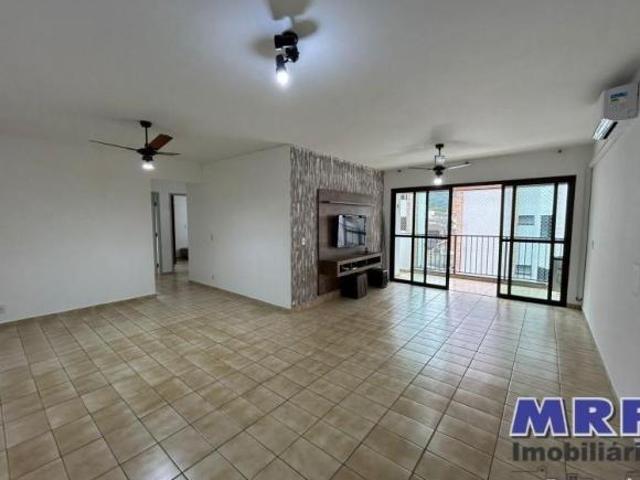 Apartamento à venda em Ubatuba SP, Centro: 3 quartos, 1 suíte, 2 banheiros, 1 vaga, 95m² de área. Co