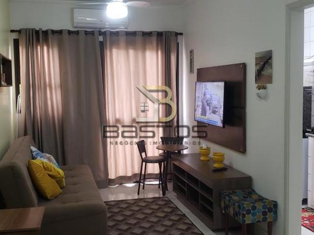 Apartamento a venda em Ubatuba, praia grande de 2 dormitórios, 1 quadra da praia