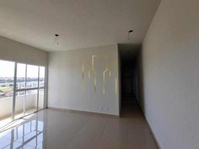 Apartamento à venda em Uberlândia MG, Jardim Holanda: 2 quartos, 1 suíte, 1 vaga. Aproveite esta opo