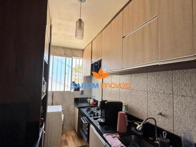 Apartamento à venda em Valparaíso de Goiás GO, Parque Esplanada II: 2 quartos, 1 suíte, 1 sala, 1 va