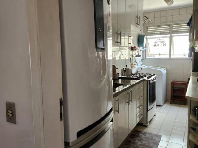 Apartamento à venda em Vila Carmosina com 48 m², 2 quartos, 1 vaga