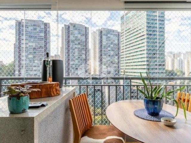 Apartamento á venda em Vila Andrade com 130m², 3 dormitórios, 1 suíte banho Sr. e Sra, Closet Sr. e