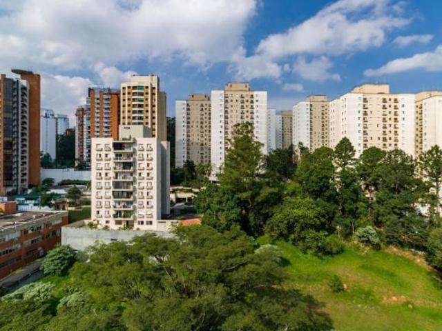 Apartamento à venda em Vila Andrade com 132 m², 3 quartos, 3 vagas