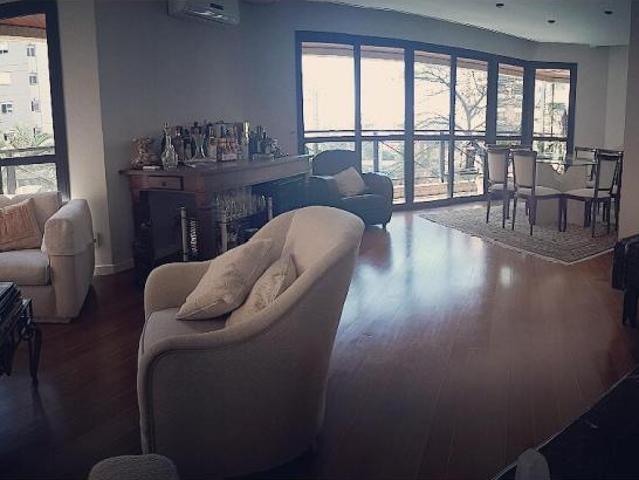 Apartamento à venda em Vila Andrade com 200 m², 4 quartos, 4 vagas