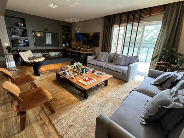 Apartamento à venda em Vila Andrade com 271 m², 3 quartos, 5 vagas