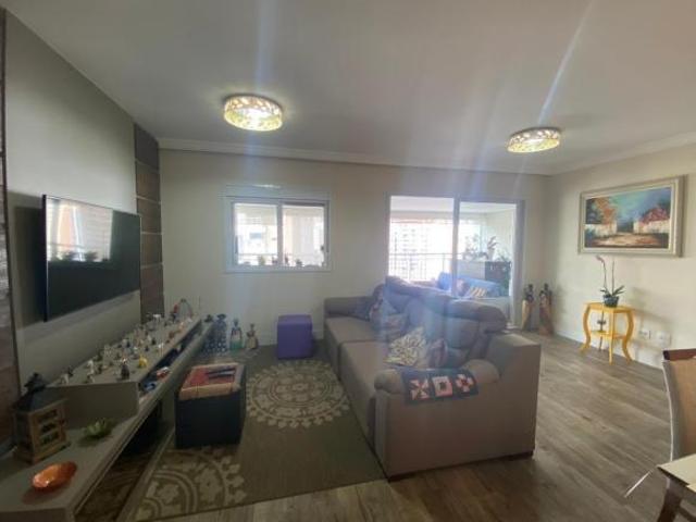 Apartamento à venda em Vila Alexandria com 146 m², 3 quartos, 2 vagas