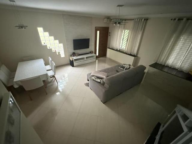 Apartamento à venda em Vila Augusta com 180 m², 3 quartos, 2 vagas