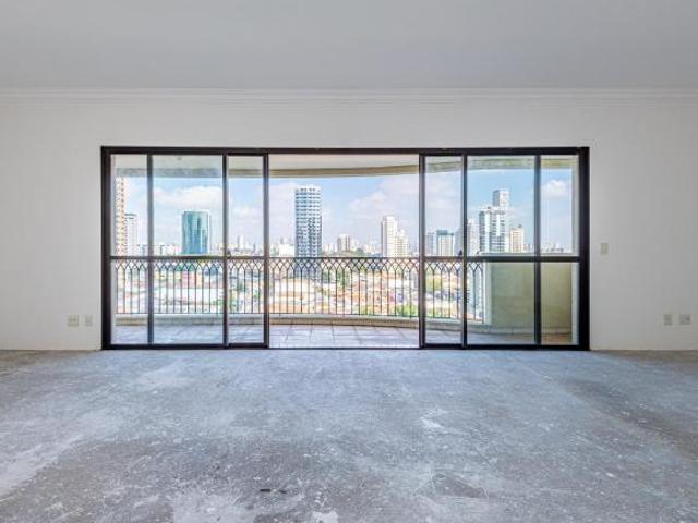 Apartamento à venda em Vila Gomes Cardim com 195 m², 4 quartos, 4 vagas