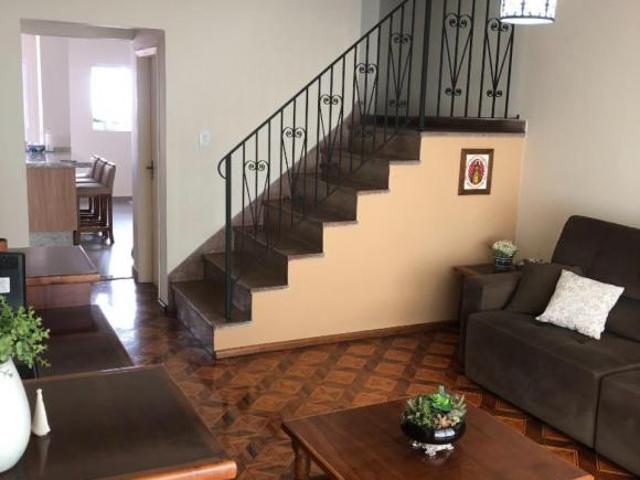 Apartamento à venda em Vila Galvão com 242 m², 3 quartos, 3 vagas