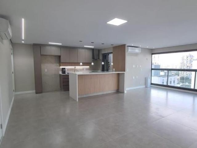 Apartamento à venda em Vila Dom Pedro I com 122 m², 3 quartos, 2 vagas