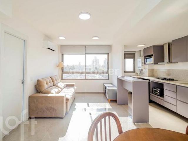 Apartamento à venda em Vila Ipiranga com 44 m², 1 quarto, 1 suíte, 1 vaga