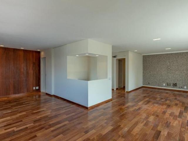 Apartamento à venda em Vila Olímpia com 137 m², 2 quartos, 2 vagas