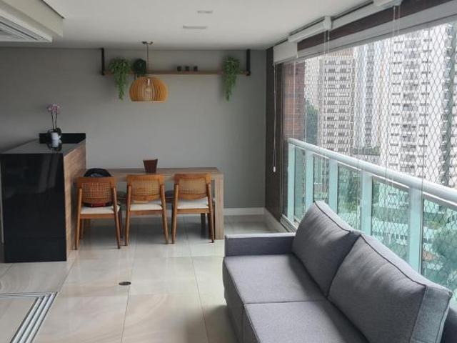 Apartamento à venda em Vila Mariana com 157 m², 3 quartos, 3 vagas