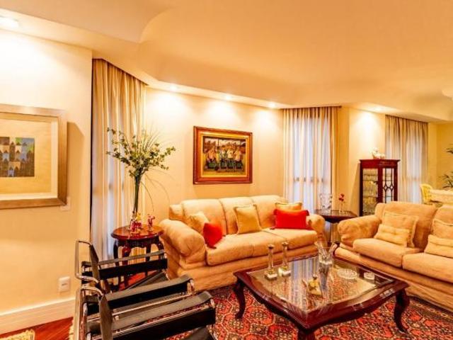 Apartamento à venda em Vila Mariana com 190 m², 4 quartos, 3 vagas