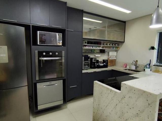 Apartamento à venda em Vila Nova Bonsucesso com 117 m², 3 quartos, 2 vagas