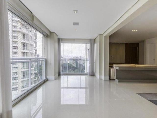 Apartamento a venda em Vila Nova Conceição com 157m², 3 suítes