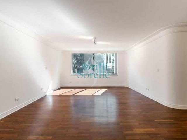 Apartamento à Venda em Vila Nova Conceição São Paulo/SP