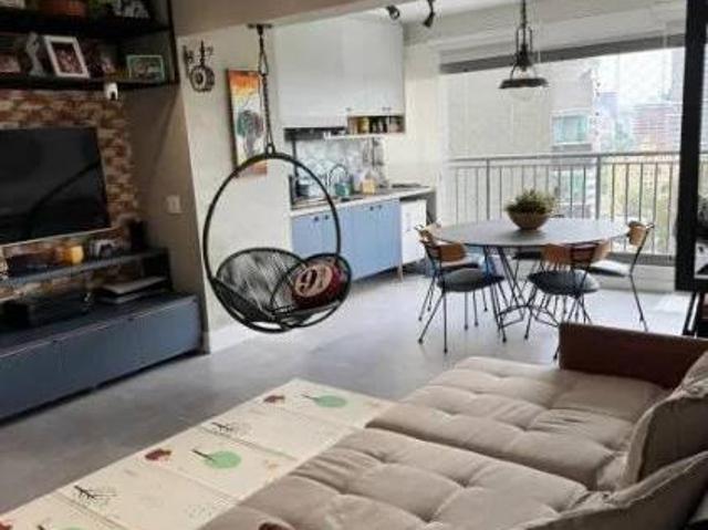 Apartamento à Venda em Vila Sônia com 2 quartos