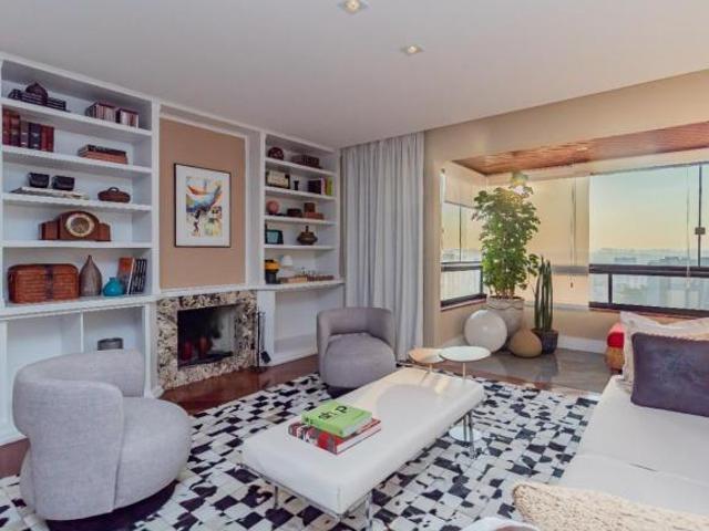 Apartamento à venda em Vila Suzana com 156 m², 3 quartos, 4 vagas